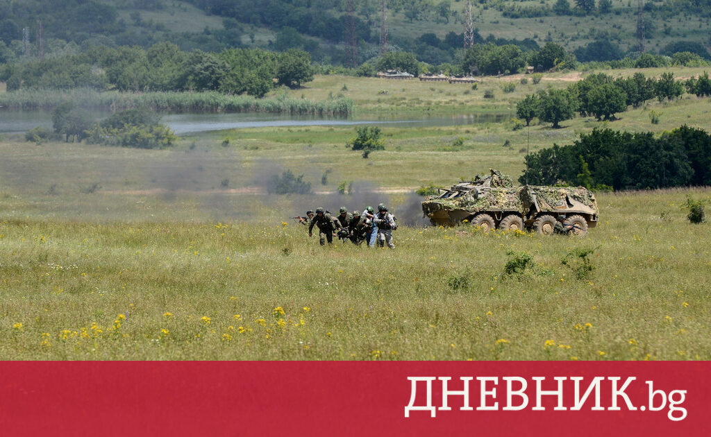 Военна техника ще се придвижва по пътища в страната във вторник Дневник