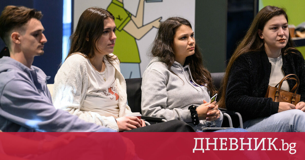 От AI до ESG: 12 стажантски позиции за силен професионален старт | Дневник