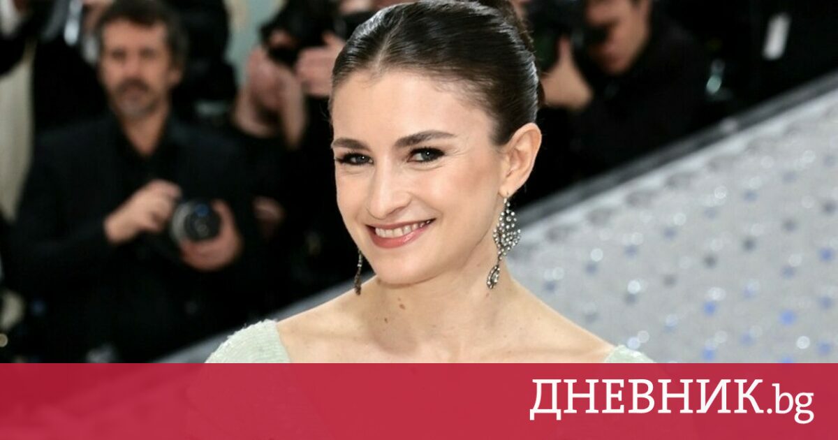 Клоуи Мал наследява Ана Уинтур във "Вог" | Дневник