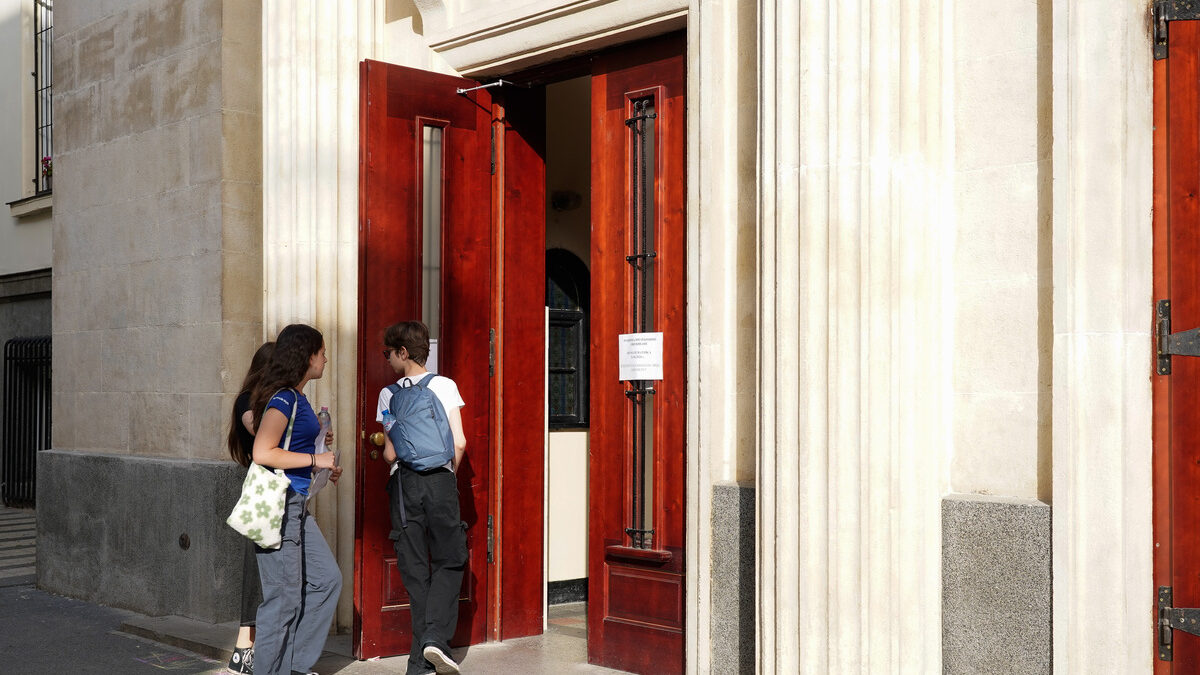 С какви балове се влиза в гимназиите в София на 4 то класиране списък Дневник