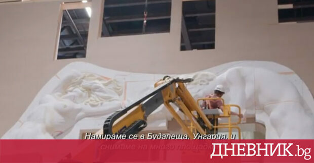 How was the world of the movie "Despicable Creatures" built (video ...