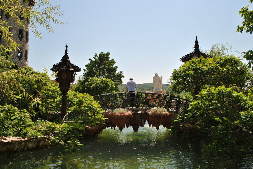 Фотогалерия: Средновековният замък в Равадиново