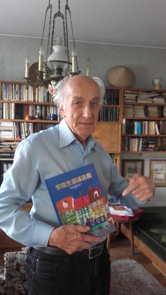 На 94 години Любен Зидаров представя илюстрации от 10 книги и 3 премиери
